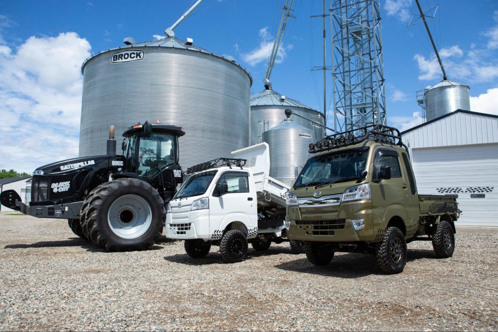 Japanese Mini Trucks vs. UTVs: Off-Road Smackdown - Cars Reviews 2024